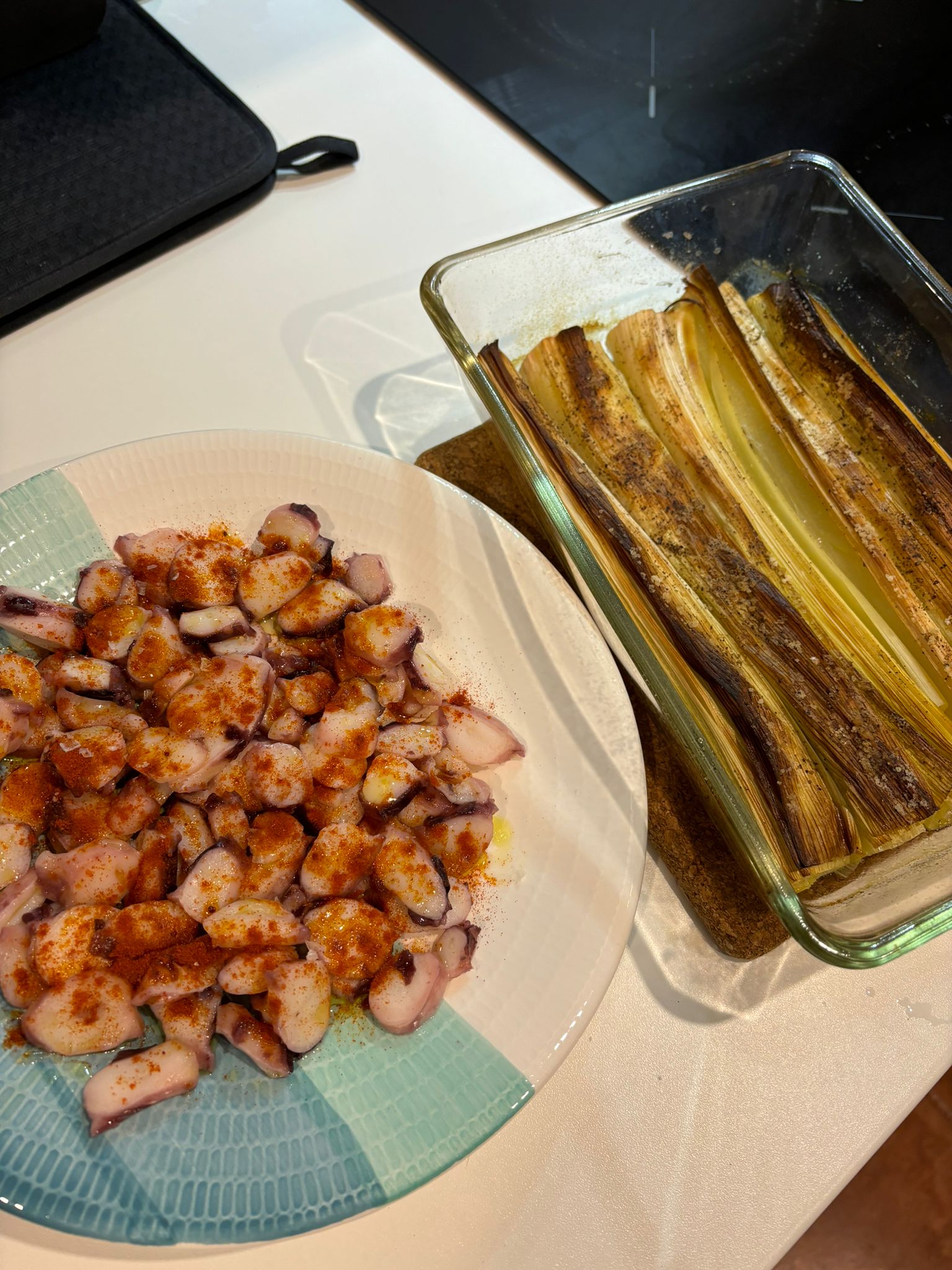 Rejos de potón rehogados con puerro horneado - Viasanatio